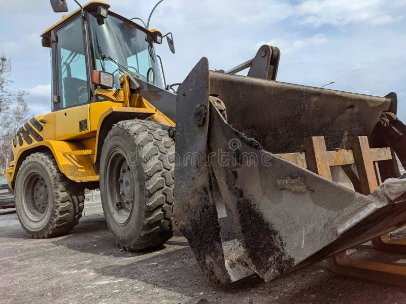 Bulldozer Work at the Landfill Stock Photo - Image of bulldozer, blue ...