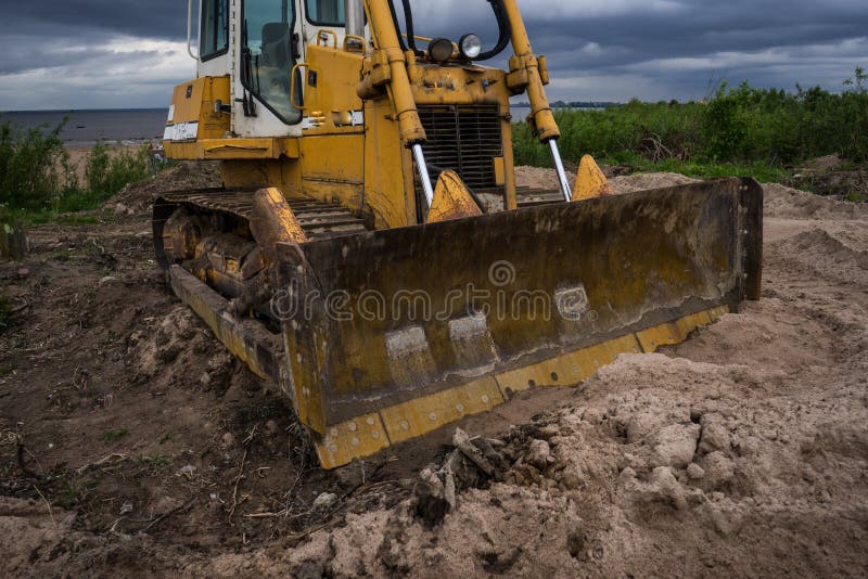 Bulldozer at work stock image. Image of shovel, earth - 148889125