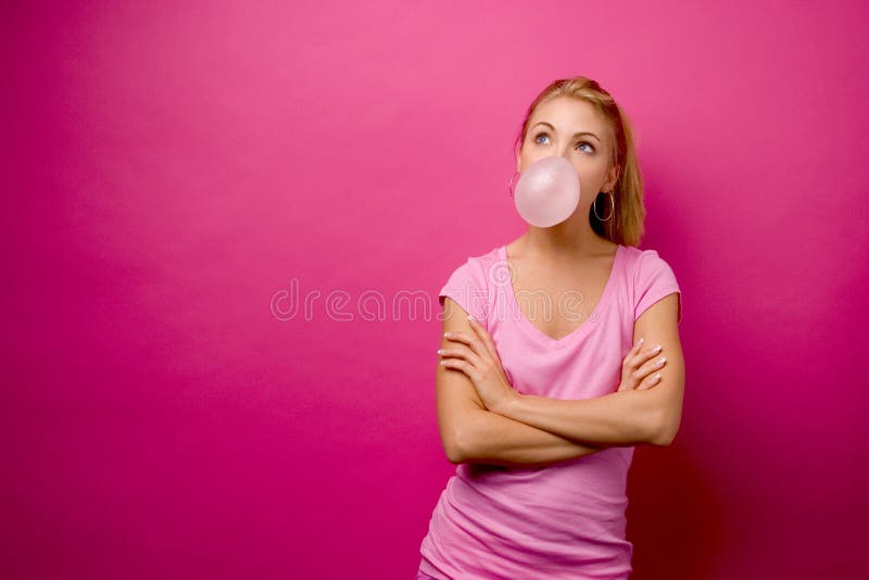 Bulle rose - horizontale photo stock. Image du sucrerie - 786070