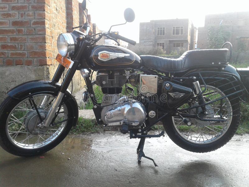 Bullet editorial photo. Image of 180cc, royalenfield - 126856011