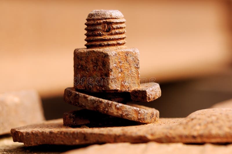 Vecchio Bullone Arrugginito in Una Ferrovia Immagine Stock - Immagine ...