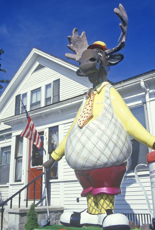 Bullwinkle Het Amerikaanse Elandenstandbeeld Redactionele Stock Foto ...