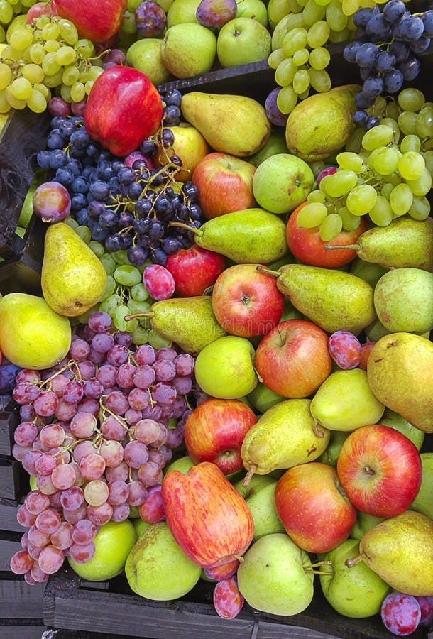 Bulto de la fruta fresca foto de archivo. Imagen de pera - 77540102