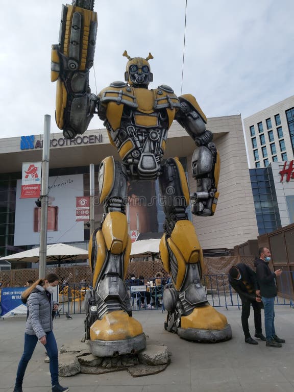 Bumblebee statue editorial photography. Image of comics - 282659017