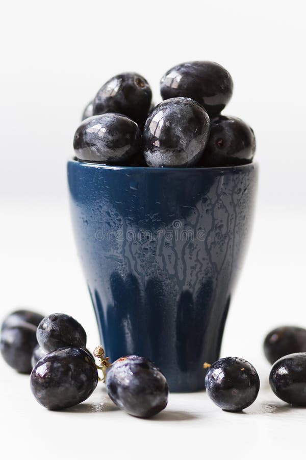 Big deep blue grapes stock image. Image of antioxidant - 152096083