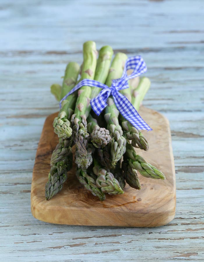 Bunch of Fresh Green Asparagus Stock Photo - Image of healthy, spears ... Bunch of Fresh Green Asparagus Stock Photo - Image of healthy, spears ...