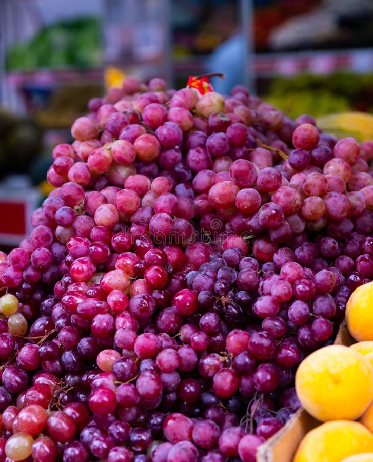 Bunches Red Grapes Grocery Store Window Stock Photos - Free & Royalty ...