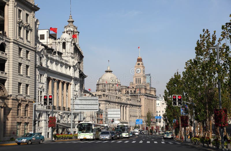 The Bund, Shanghai China editorial photography. Image of chinese - 18261507