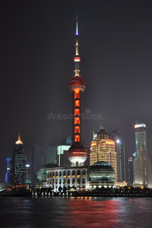The Bund (Wai Tan) editorial image. Image of fang, high - 42964250