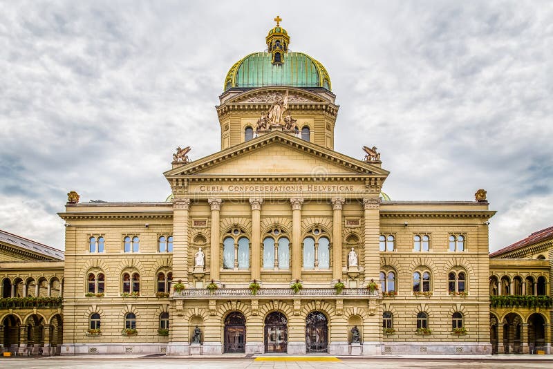 Bundeshaus, Bern, Die Schweiz Stockfoto - Bild von denkmal, grenzstein ...