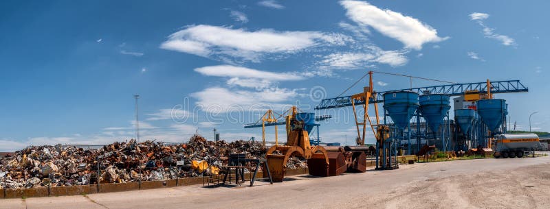 Bundle of scrap metal editorial stock photo. Image of iron - 152604683