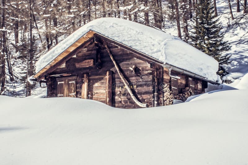 Bungalow, Cabin, Cold Picture. Image: 109890321