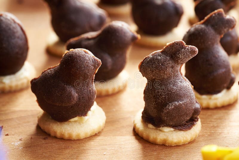Bunny and Chicken Shaped No-bake Easter Cookie Filled with Eggnog Cream ...