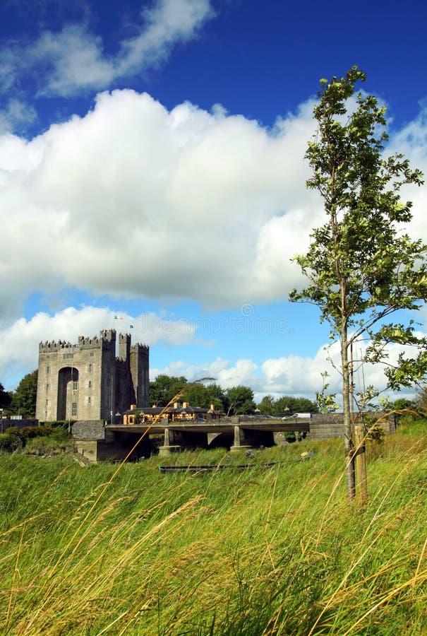 Bunratty Castle Co. Clare Ireland Stock Image - Image of history ...