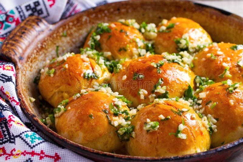 Buns Pampushky - Ukrainian Garlic Bread. Bread Rolls with Garlic and ...