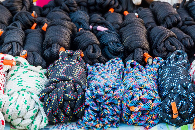 Rullat ihop nylonrep fotografering för bildbyråer. Bild av spole - 44560181