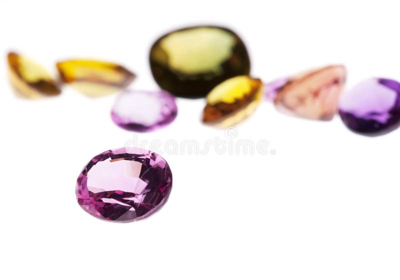 Bunte Edelsteine stockbild. Bild von aquamarin, facette - 23539565