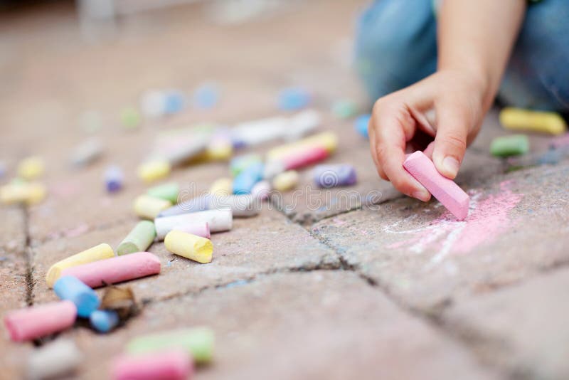 Bunte Kreide lokalisiert stockbild. Bild von farbe, grün - 36354623