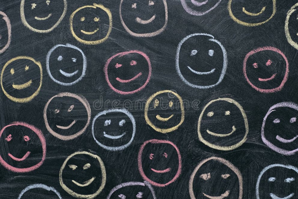 Bunte Smiley Auf Tafelhintergrund Stockbild - Bild von begeistert ...