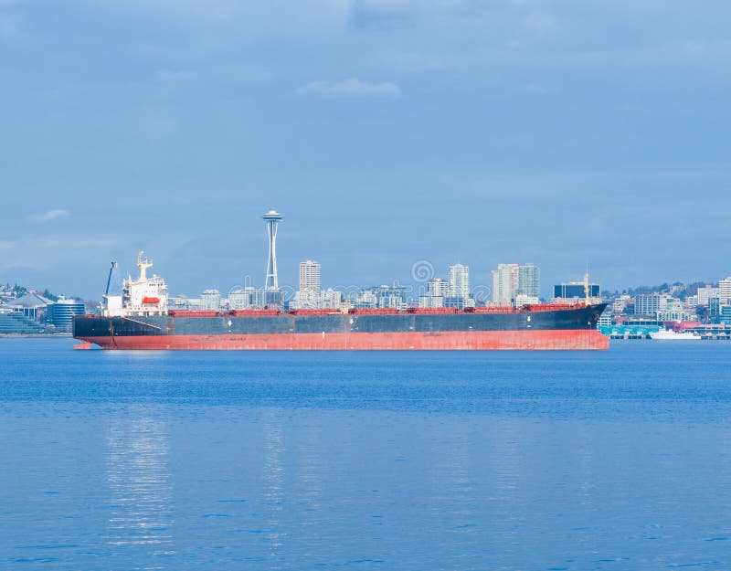 Buque De Carga En La Bahía De Seattle Elliott Imagen de archivo ...