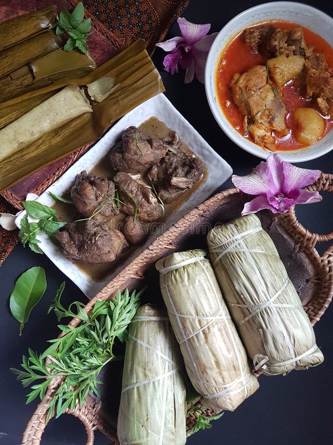 Burasak or Buras with Chicken Curry and Rendang. Famous Bugis Food ...