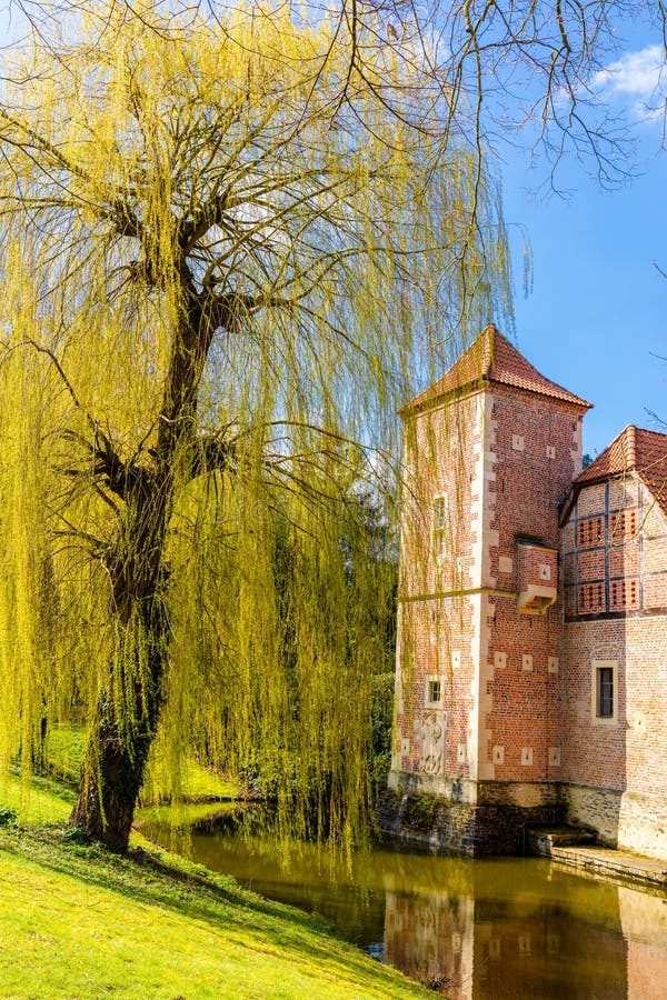 Burg Hulshoff, Munster, Castle and Park Stock Image - Image of burg ...