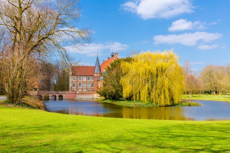 Burg Hulshoff, Munster, Castle and Park Stock Photo - Image of tower ...