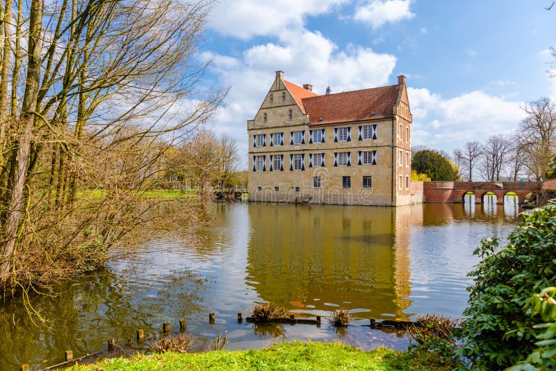 Burg Hulshoff, Munster, Castle and Park Stock Image - Image of germany ...