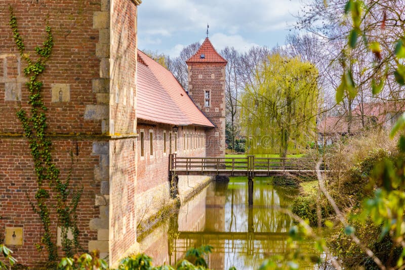 Burg Hulshoff, Munster, Castle and Park Stock Image - Image of ...