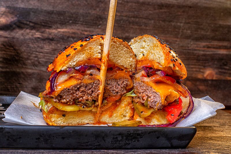 Burger Bun Beef Cheese Iceberg Stock Image - Image of green, delicious ...