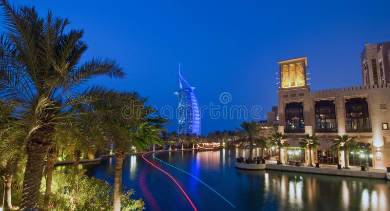 Burj Al Arab at night editorial stock image. Image of twilight - 10444254