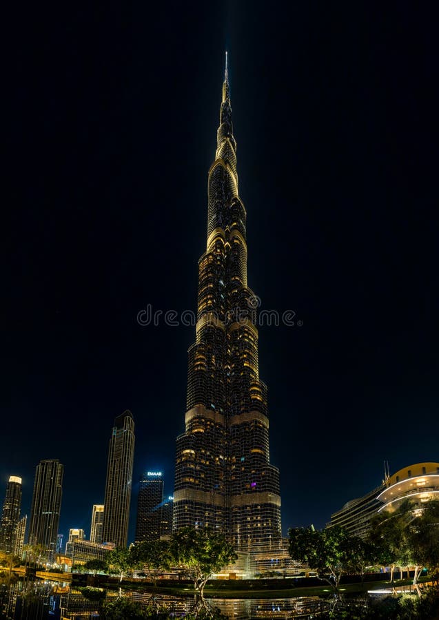 Burj Khalifa at Night editorial stock image. Image of united - 313268769