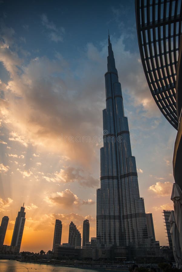 Burj Khalifa at sunset editorial stock image. Image of building - 45651214