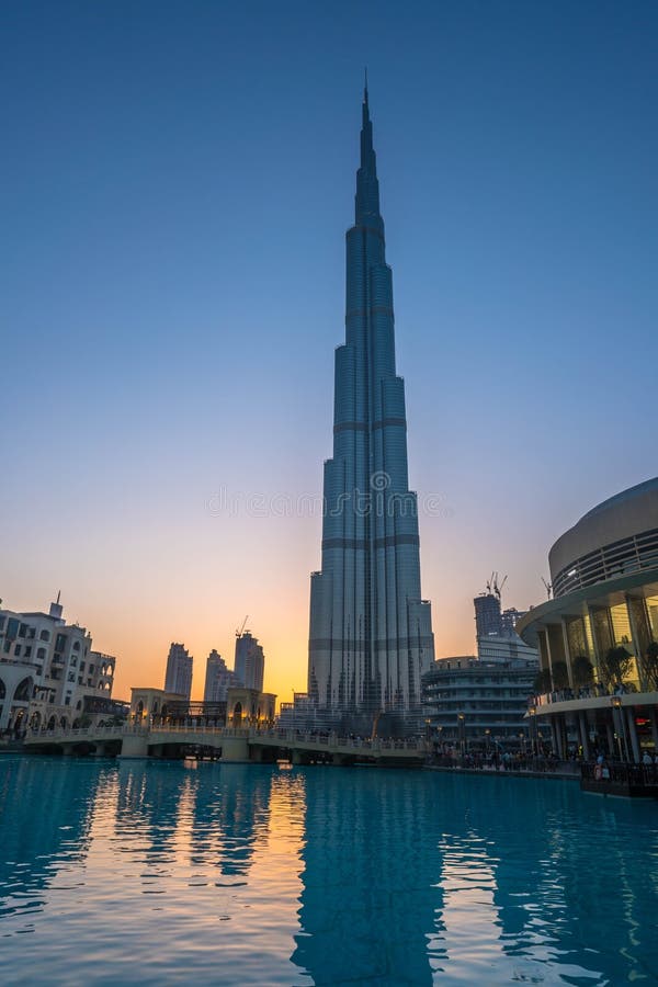 Burj khalifa at sunset editorial image. Image of beams - 92870155