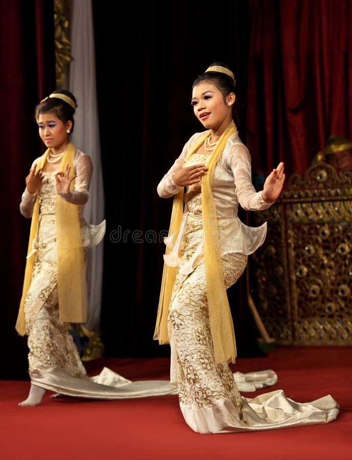 Burmese Dance, Myanmar editorial image. Image of culture - 24316545