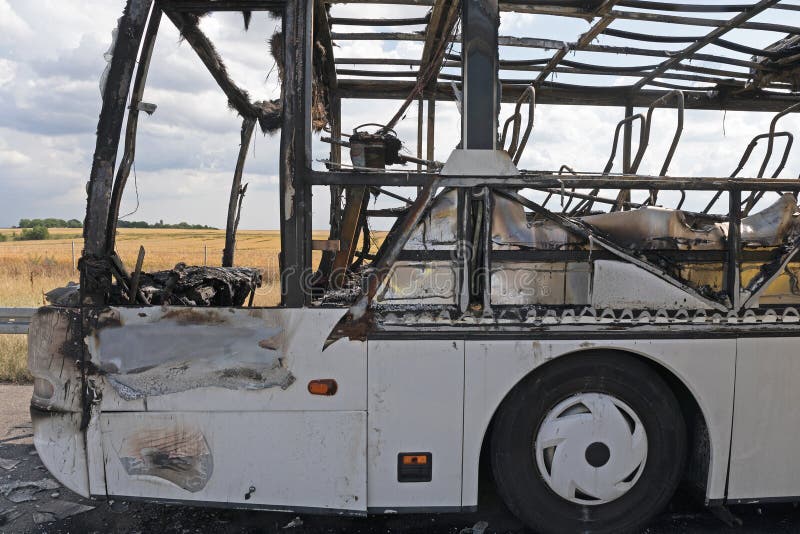 Autobus Burned editorial image. Image of accident, problems - 151296565
