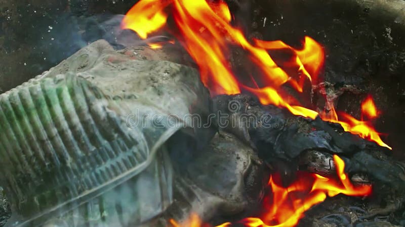 Burning Plastic Packaging Pollutes the Environment with Toxic Smoke ...