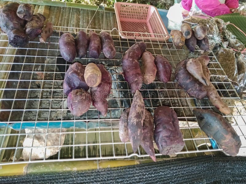 Burning potatoes on stove stock image. Image of nutrition - 141725813