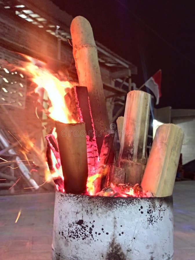 Burning Wood Creates Beautiful Fire Art Stock Image - Image of wood ...