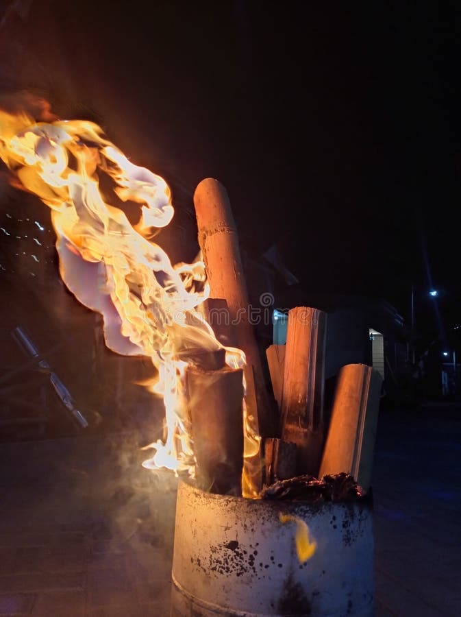 Burning Wood Creates Beautiful Fire Art Stock Image - Image of fire ...