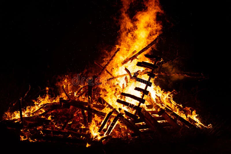 Burning Woods with Fire Sparks, Flame and Smoke at Night Fireplace ...