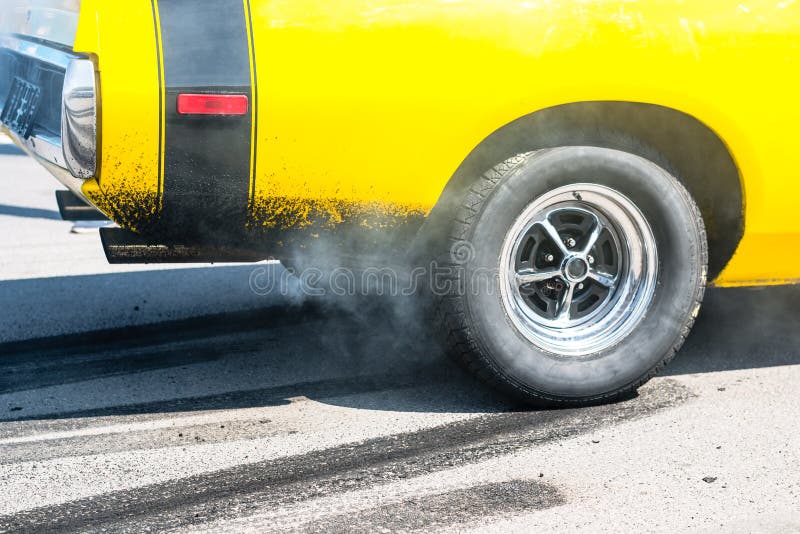 Burnout with Spinning Wheel Stock Photo - Image of fumes, detail: 26777586