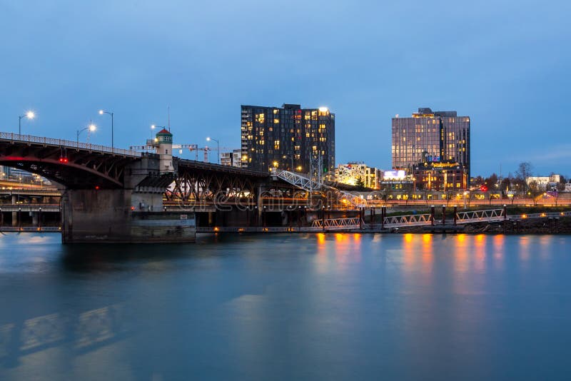 Burnside Bridge Over Willamette River in Twilight Editorial Photography ...