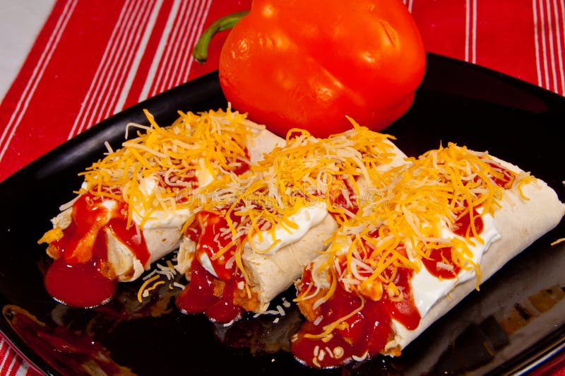 Burritos mexicanos imagem de stock. Imagem de alimento - 17623309