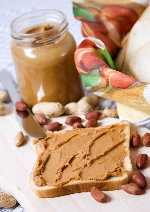 Burro di arachide fotografia stock. Immagine di nutrizione - 7422698
