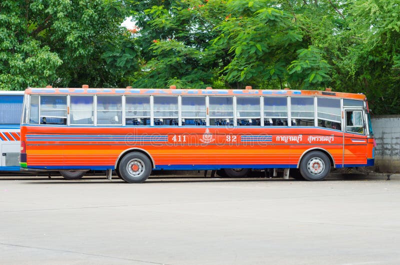 Bus fotografia editoriale. Immagine di parco, autobus - 43686066