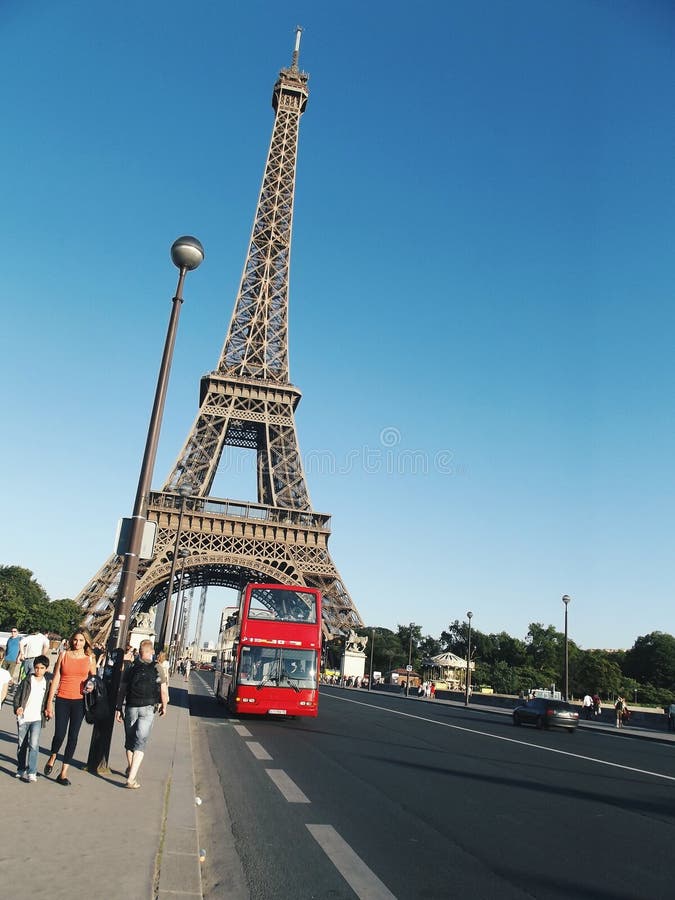 A bus in Paris editorial photo. Image of france, preset - 103976871