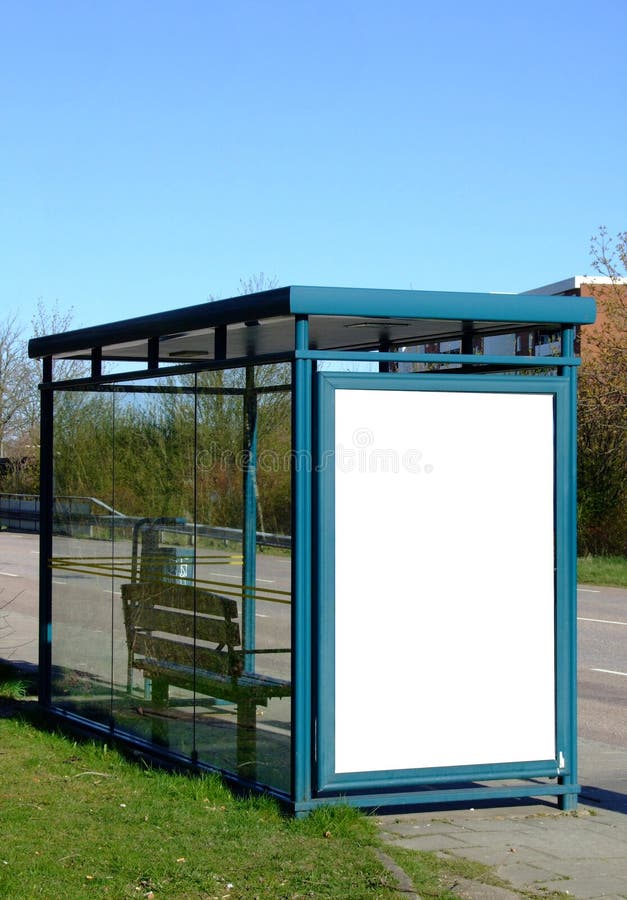 Bushalte Met Een Leeg Reclamebord Stock Afbeelding - Image of ...