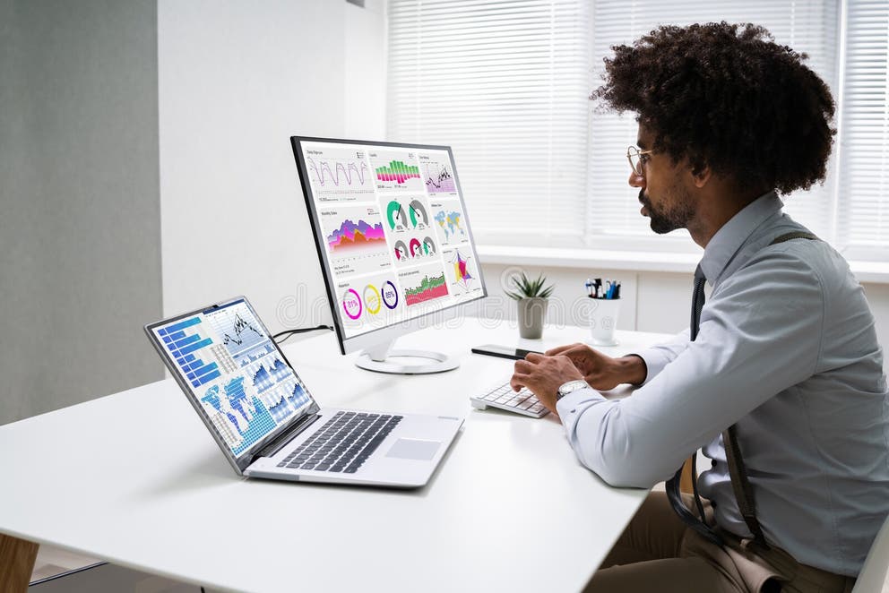 Business Data Analyst Using Computer Stock Photo - Image of keyboard ...