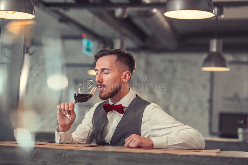 Business drinking man wine 库存图片. 图片 包括有 葡萄酒杯, 存储, 餐馆 - 105064353